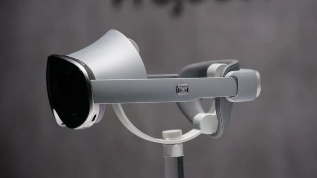 Next-Gen XR Devices Are Getting Smaller as Meta Phoenix and Pico 5 ...