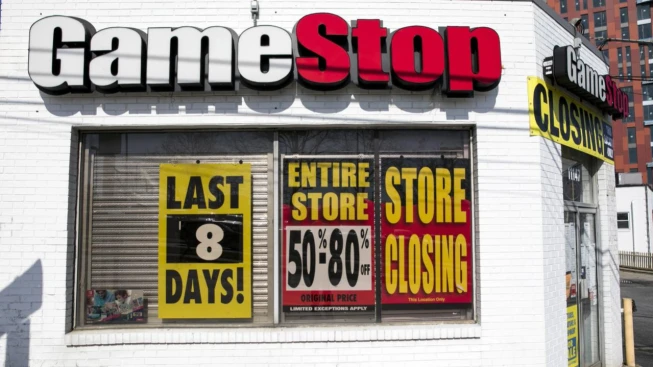 GameStop Close To Shutting Down Operation! | NoobFeed